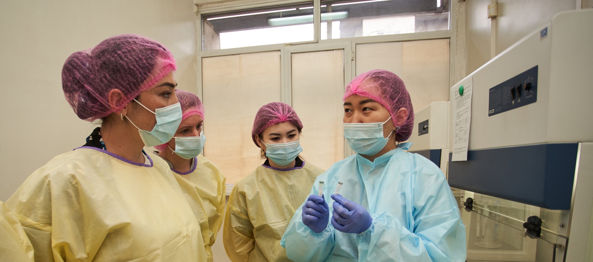 Building sustainable future generations of laboratory leaders