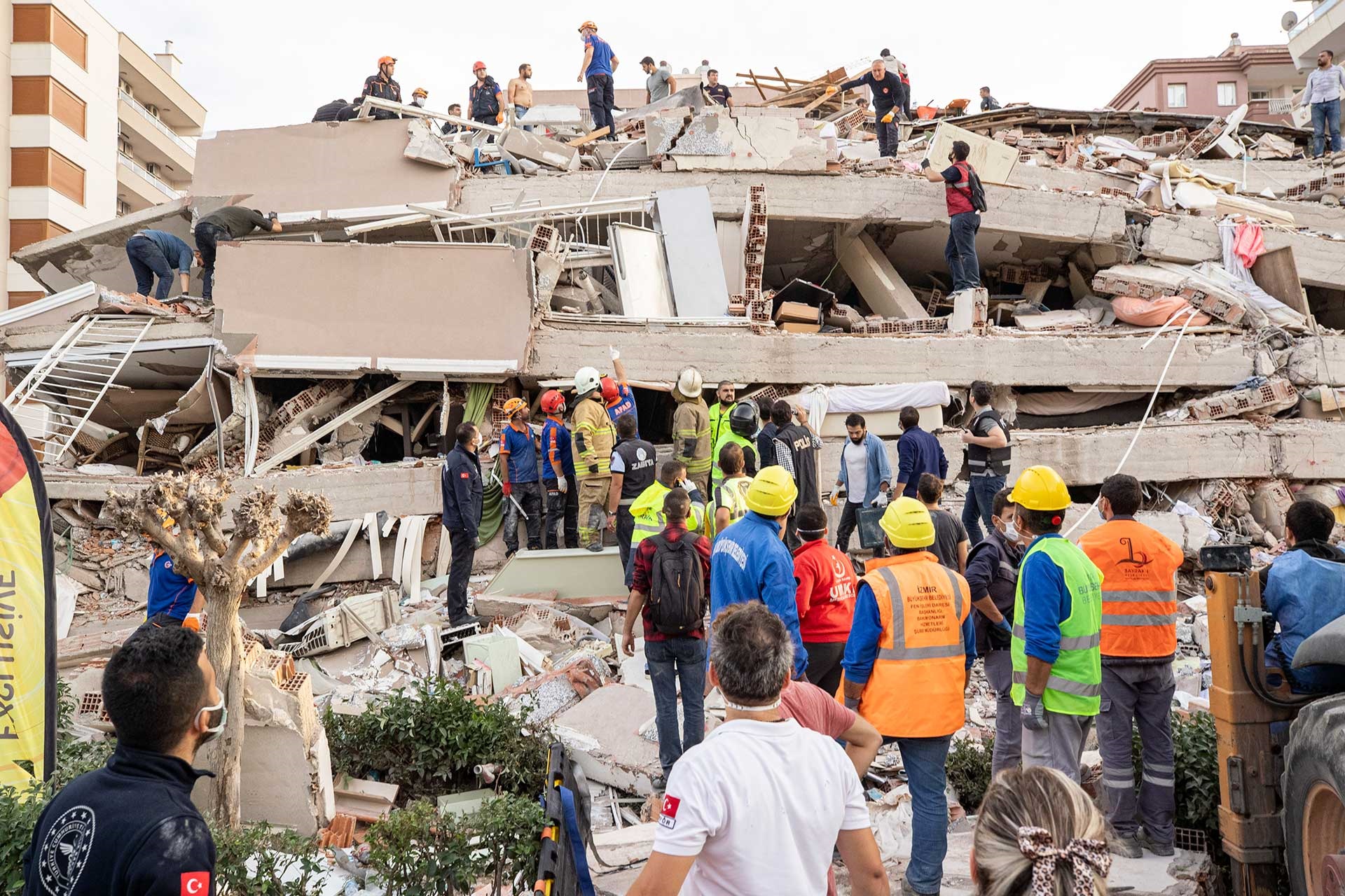 Protecting environments and health by building urban resilience