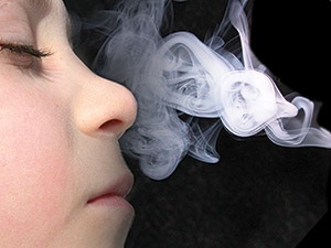 Protect children: don't make them breathe your smoke - Image 1